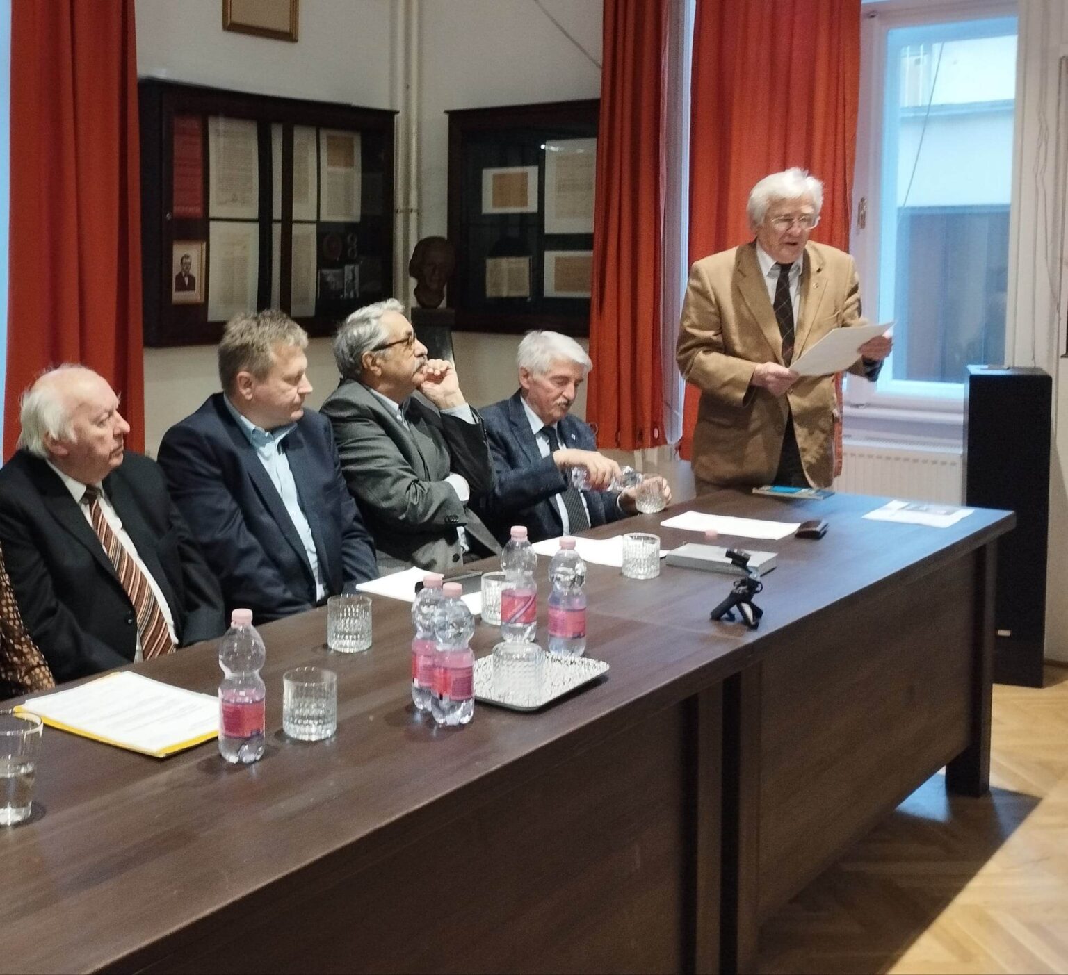 Ágh István 85 éves – Hitelfolyóirat