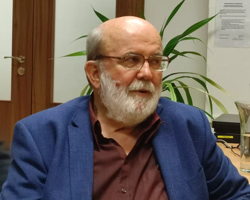 Tóth László – Hitelfolyóirat